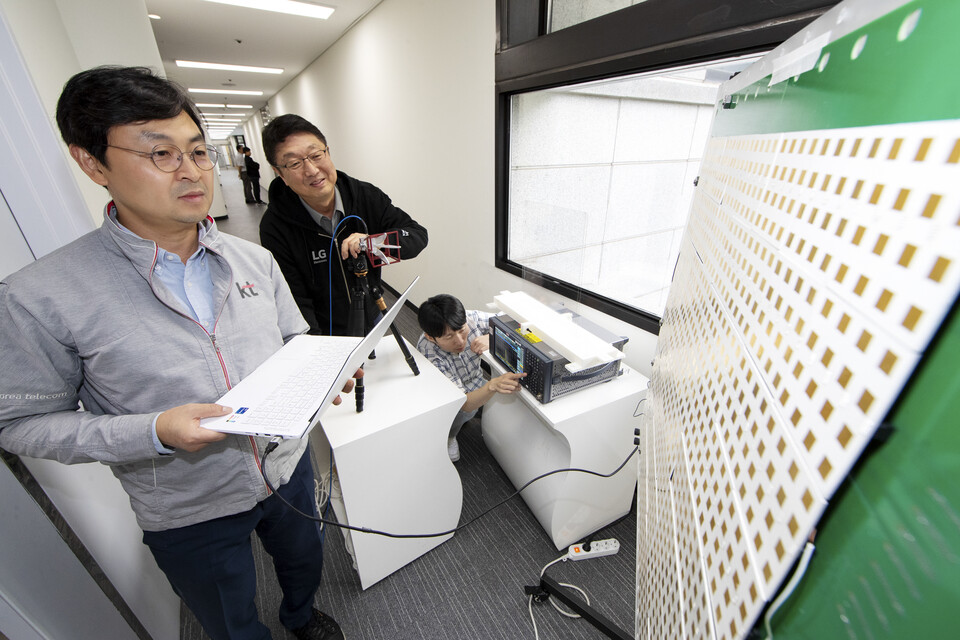 KT, LG전자·코닝과 6G 주파수 후보 대역별로 RIS 성능 공동 검증